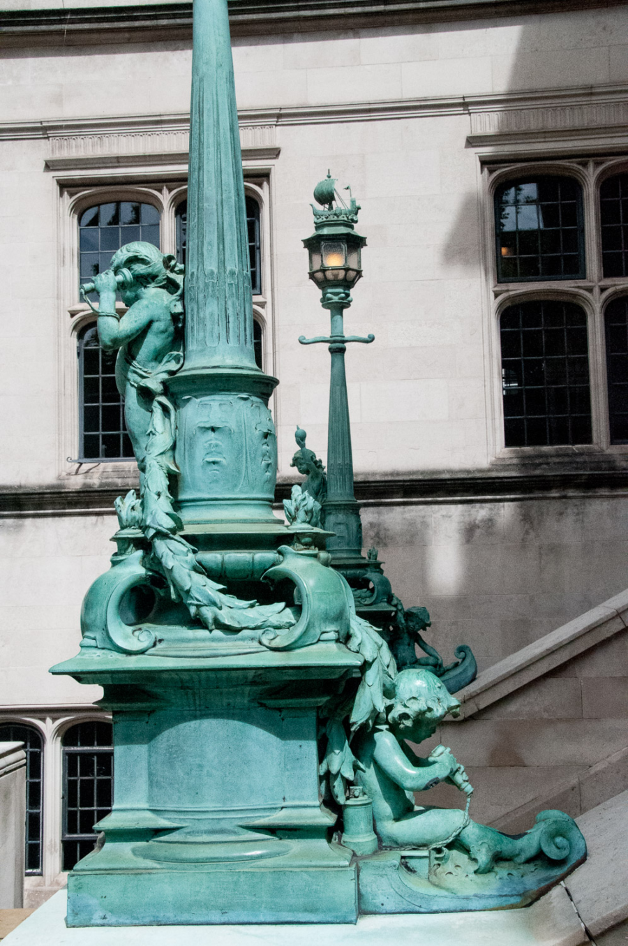 A visit to the wonderful Two Temple Place. – Symbols & Secrets