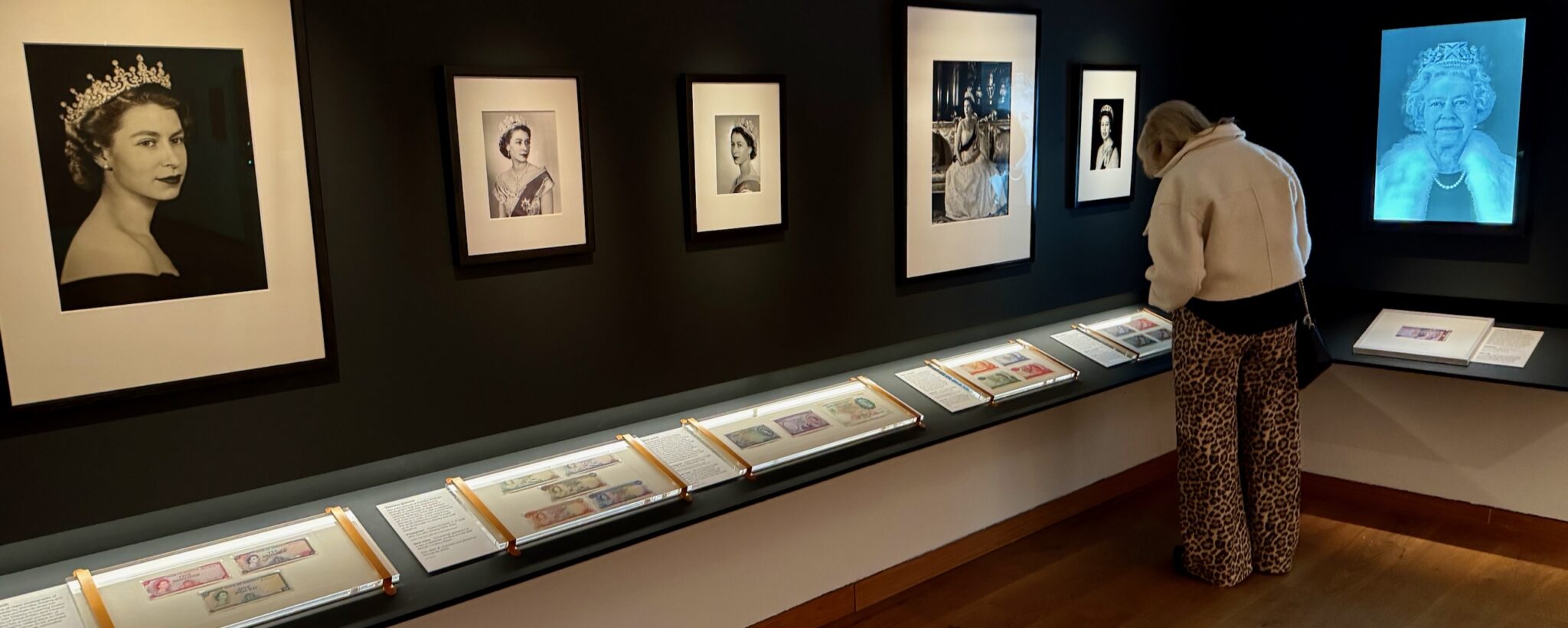 ‘Money Talks’ at the Ashmolean Museum. – Symbols & Secrets