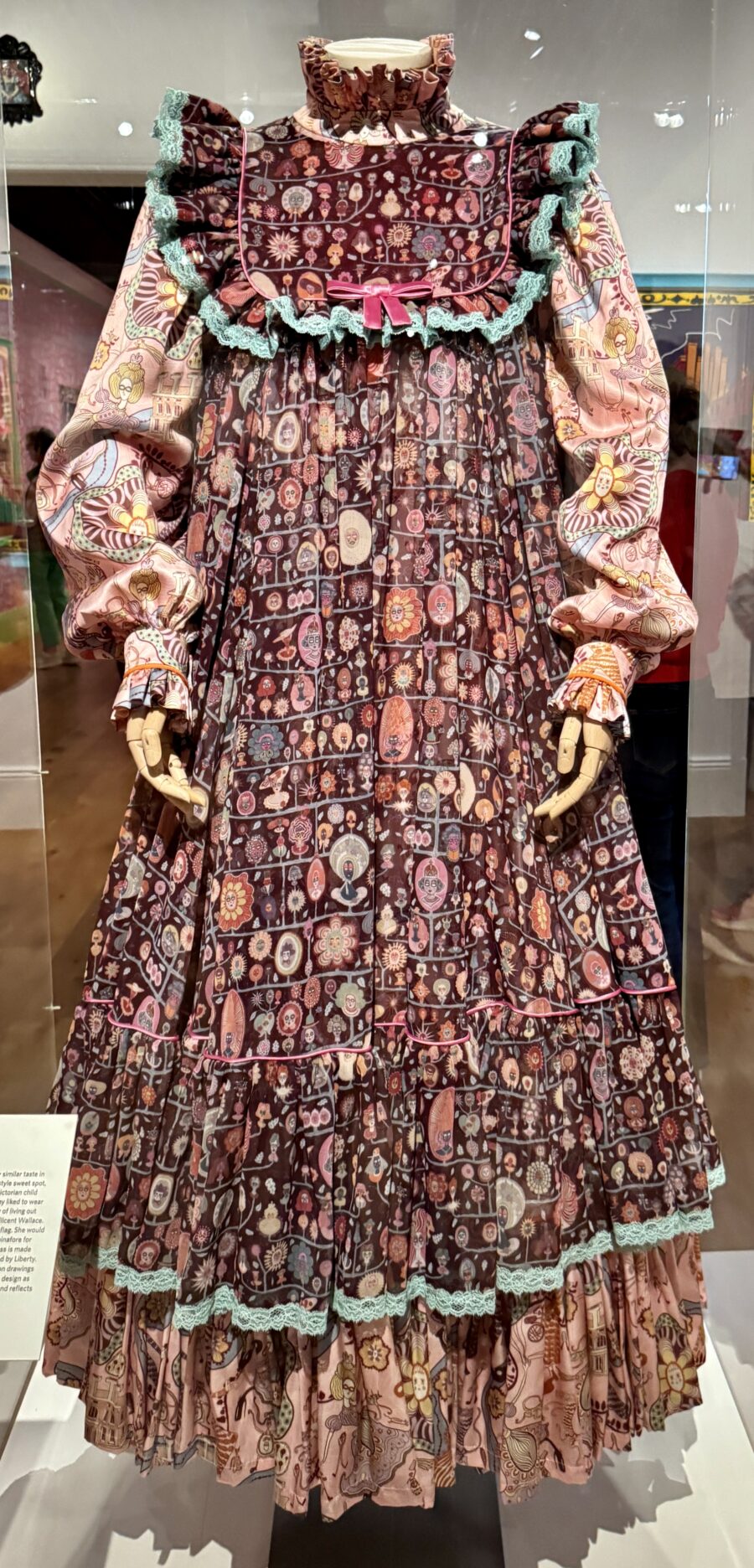 Grayson Perry and the Golden Lane Art Class. – Symbols & Secrets