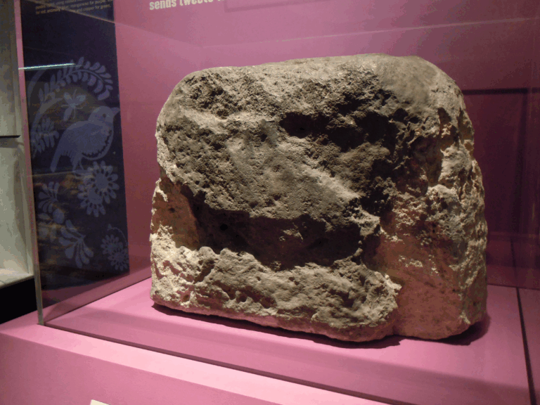 The Mysterious London Stone. – Symbols & Secrets